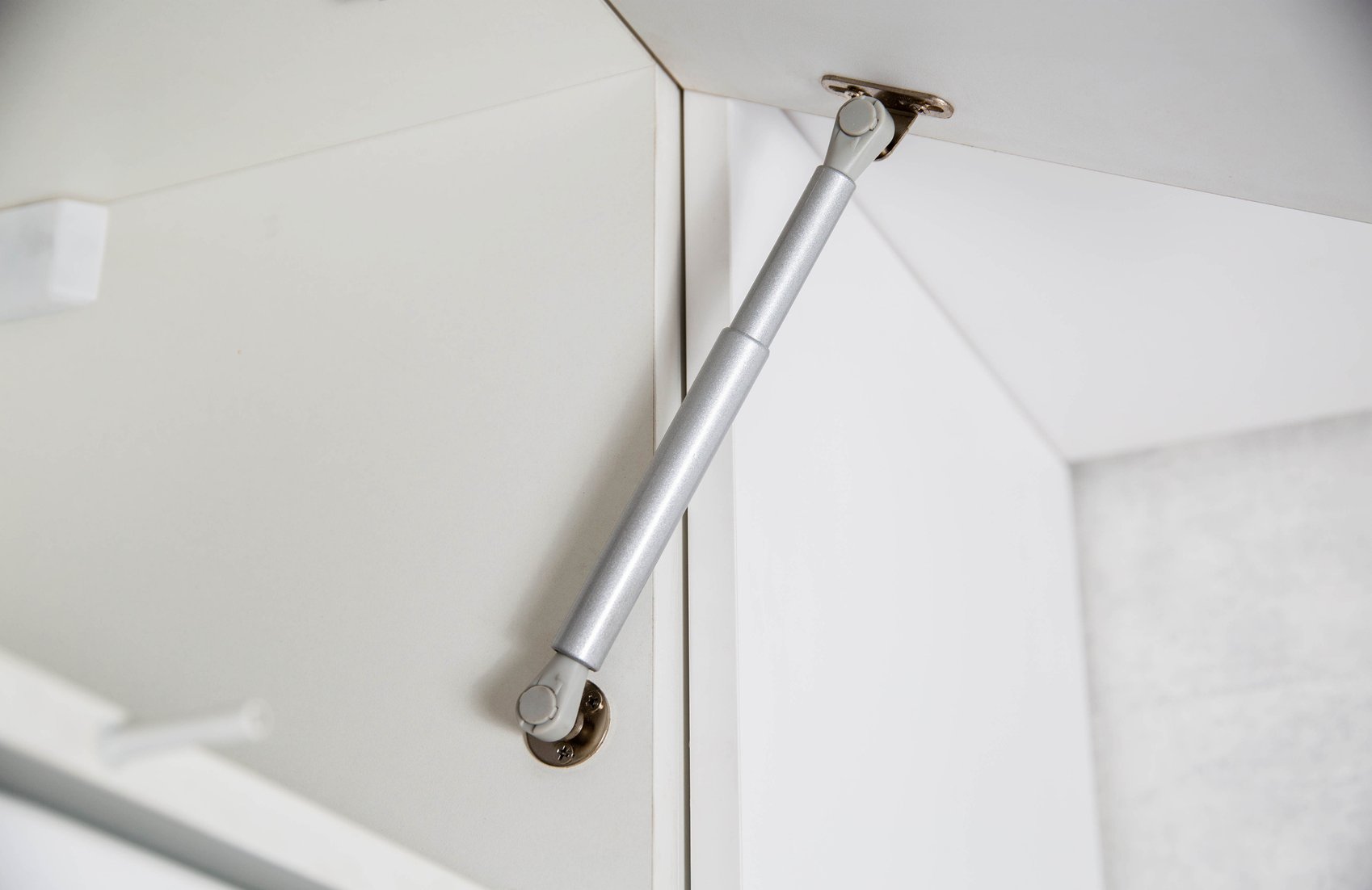 Lid Stays: Lifting the Lid on Furniture Design